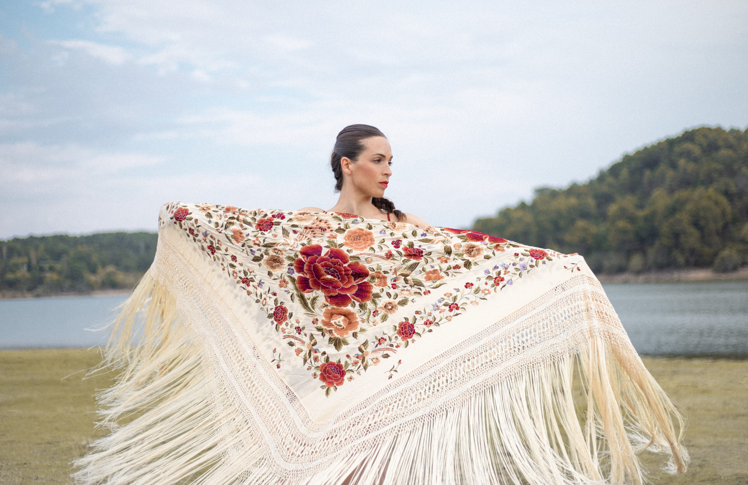 Tevana met Marina Paje & Arturo Ramon - De Regentes